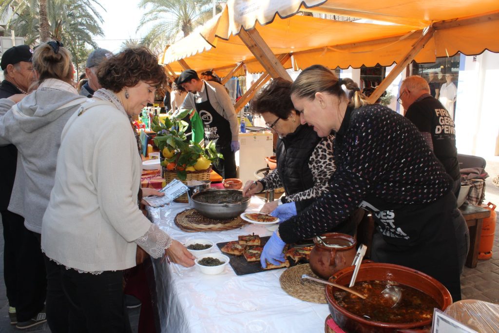 La Fira des Gerret llena de vida el pueblo de Santa Eulària en una ...