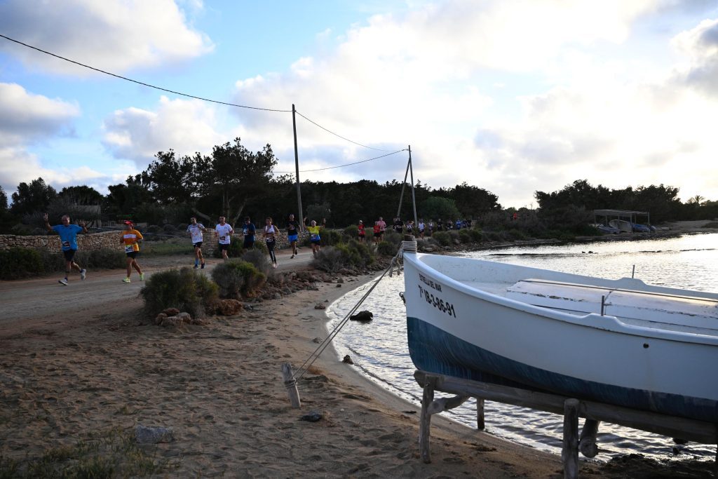 Pau Marqués y Elisa Melilli imponen su ritmo en la primera edición de ...