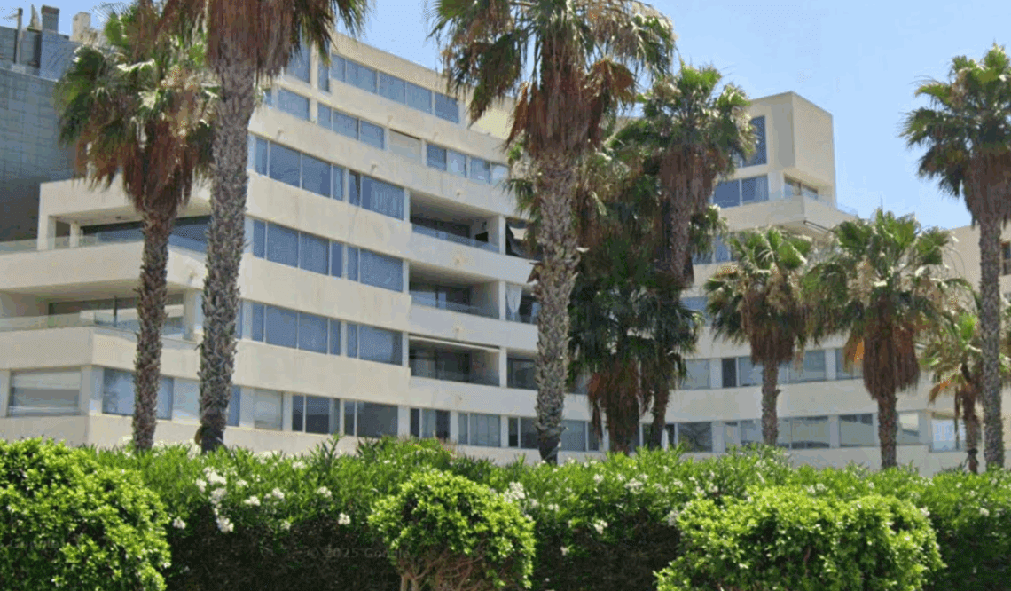 El edificio del Cetis de Ibiza, señalado en el catálogo de 'Bloques Cebra' por poco creativo y ...